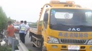 江西:小车逆行出事故 记录仪拍下惊险一幕