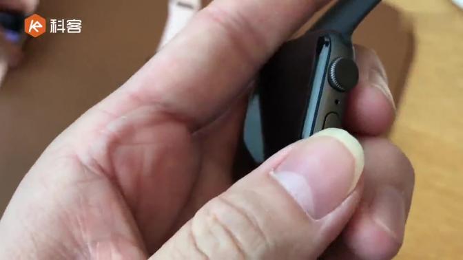苹果AppleWatch4体验,外观细微变化电极心率传感器功能更强