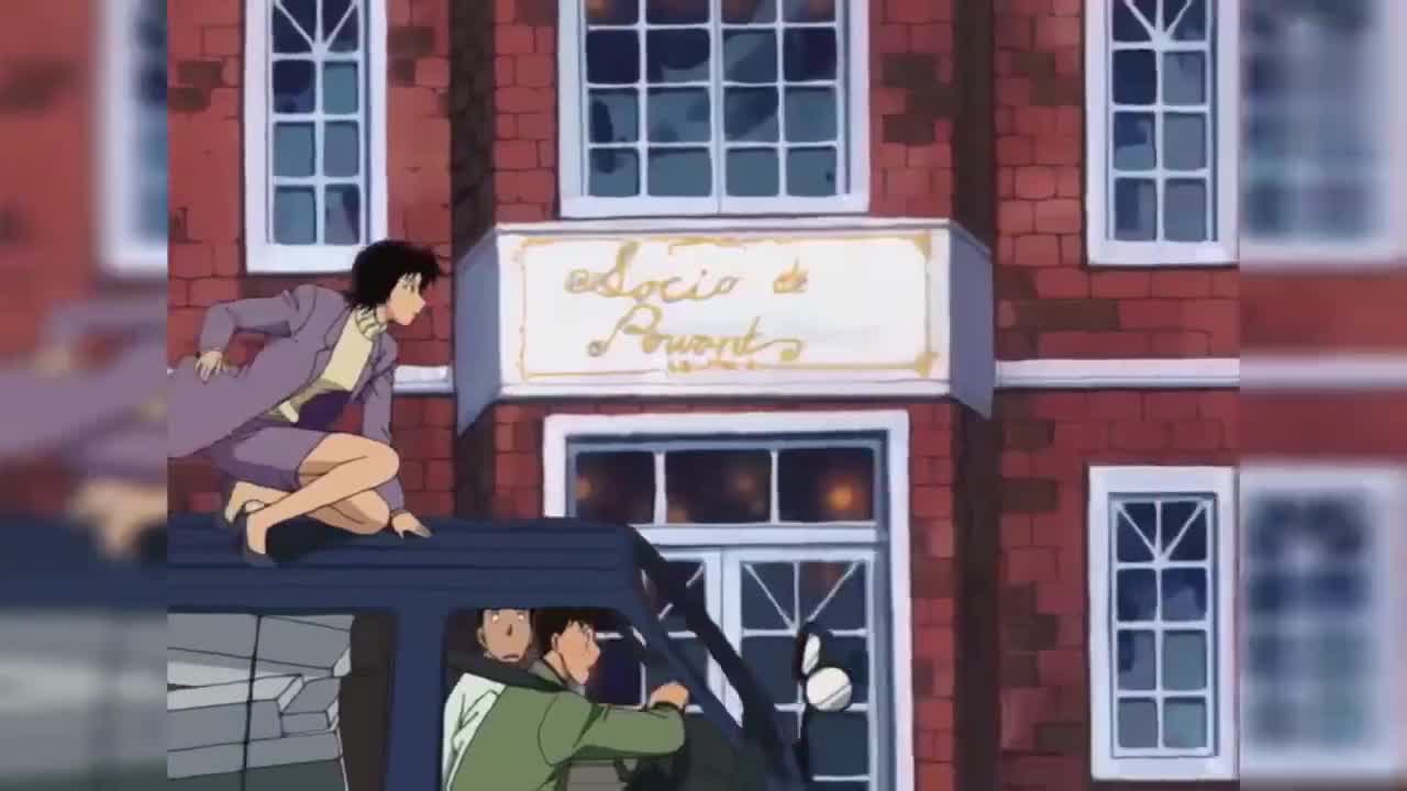 《名侦探柯南》304话 佐藤刑警穿高跟鞋跳下去居然没事