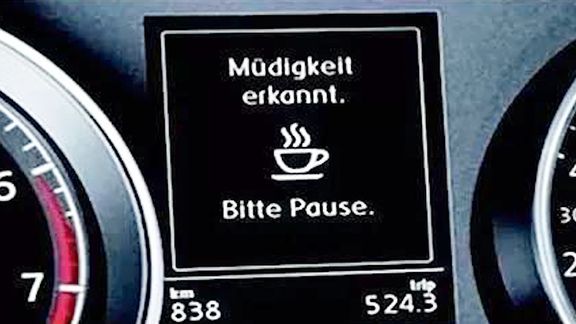 汽车仪表盘上的咖啡杯,到底有什么用?今天可算知道了