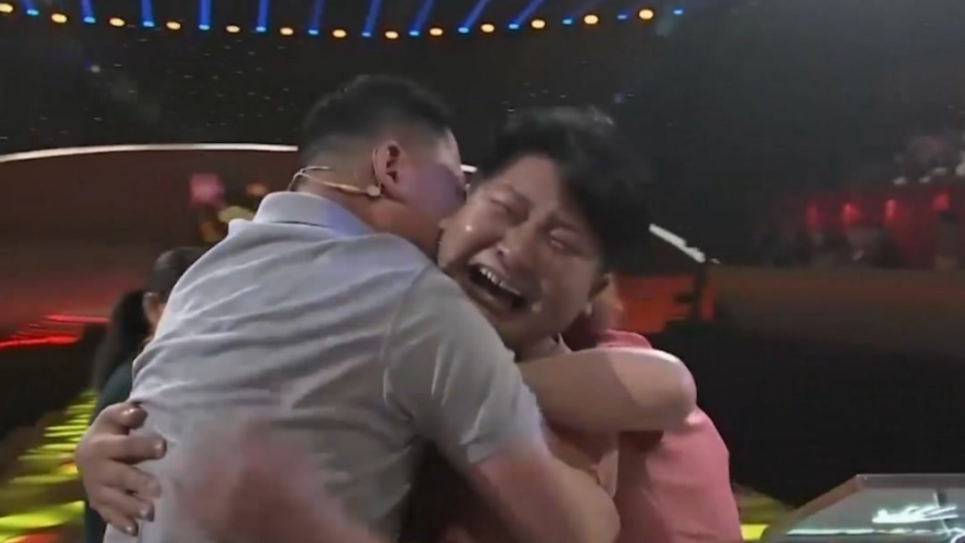 男子被拐26年,一张照片和项圈解开谜团,结局大快人心