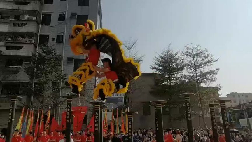 舞狮表演之年味#春节我在岗 #在哪都要好好过年