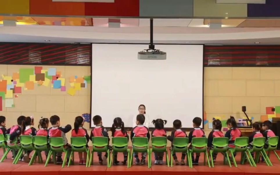 幼儿园公开课小班韵律游戏《小手爬》有拍套视频+教案+课件+音乐+...