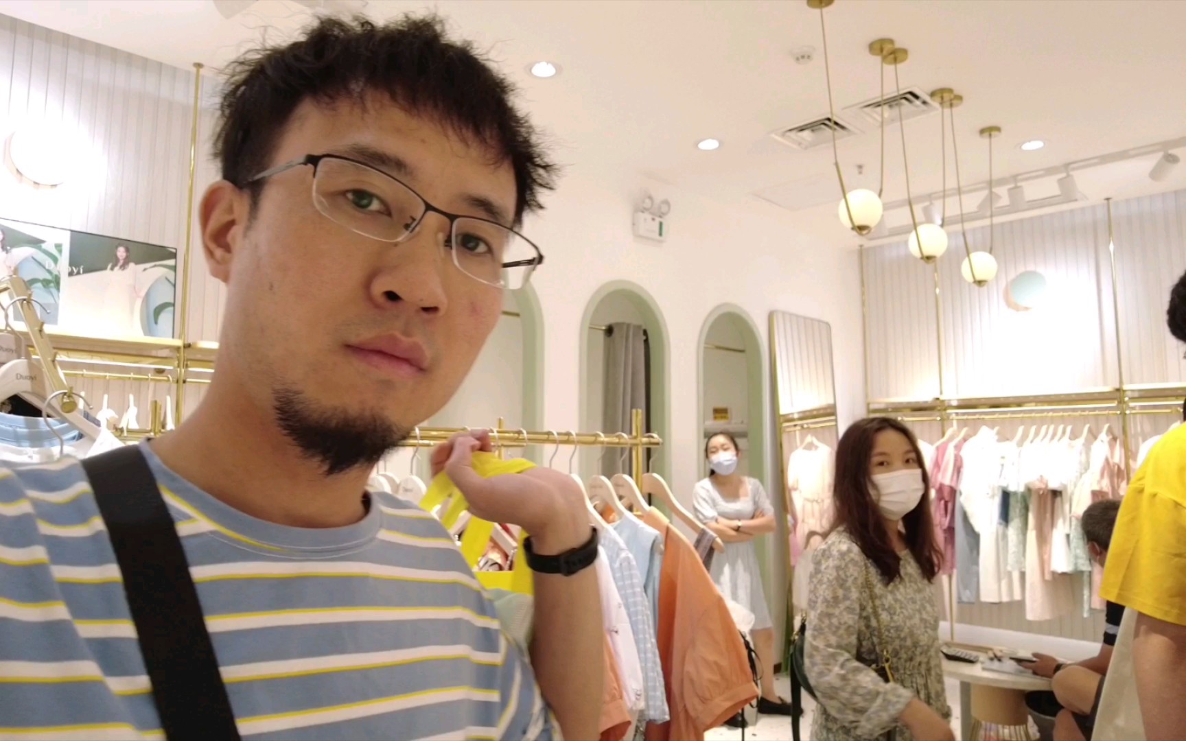 单休ߐ�的一天618