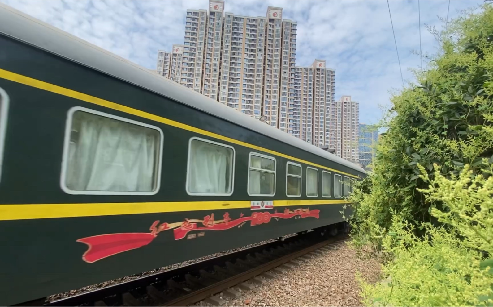 2022-9-26 14:04【记录】DF11 0108 上局宁东段 牵引 K162 红色列车 ...