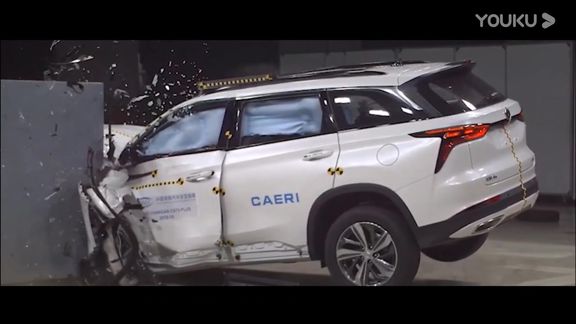 中保研-长安新标杆CS75 PLUS的25%偏置碰撞测试