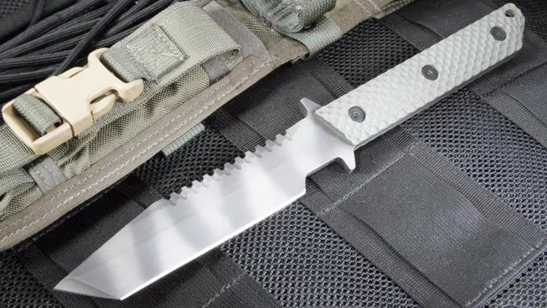 全世界排名第三的野外战术刀,单单一把刀就接近上万元