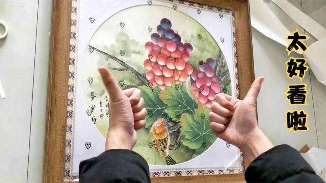 市场装饰画太贵,小伙花60元买个画框自己装,没想到会如此惊艳!