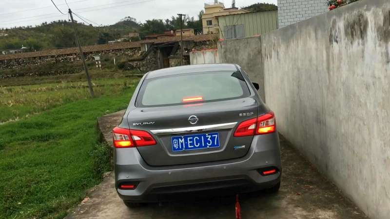 看这位老司机倒车,才知道什么叫高手在民间!