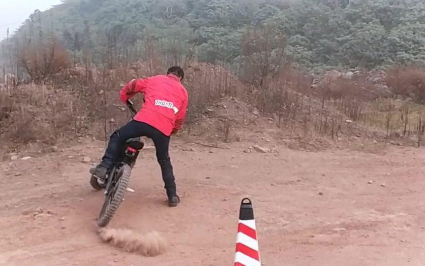 轻蜂摔车视频合集第一部