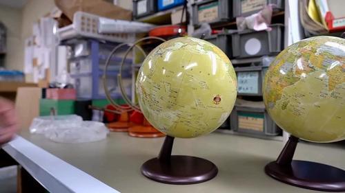 地球仪是怎么制作出来的?#造物工厂 #知识分享 #制作过程