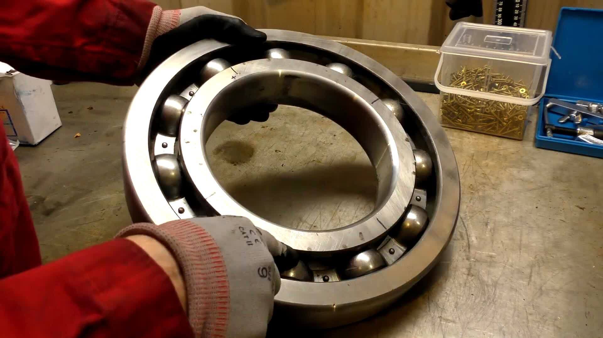 轴承里的滚珠究竟是怎么放进去的?这视频解开我多年疑惑!