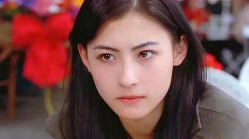 张柏芝太可怜了,这首《为什么》唱得好伤感,台下哭成一片