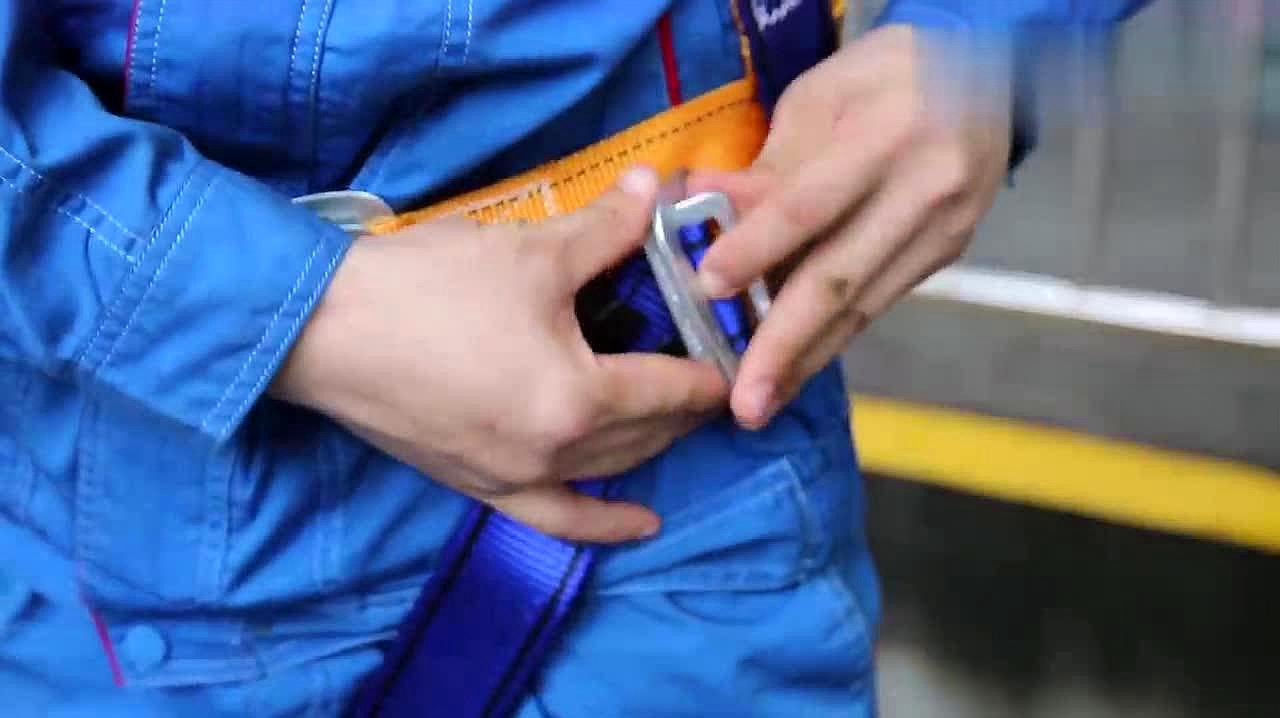 五点式安全带安装图解,你也会穿了吗