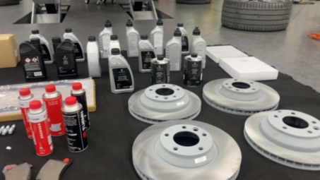 更换前后刹车盘 刹车片 自动变速箱油及滤芯 转向助力油 分动箱油 ...