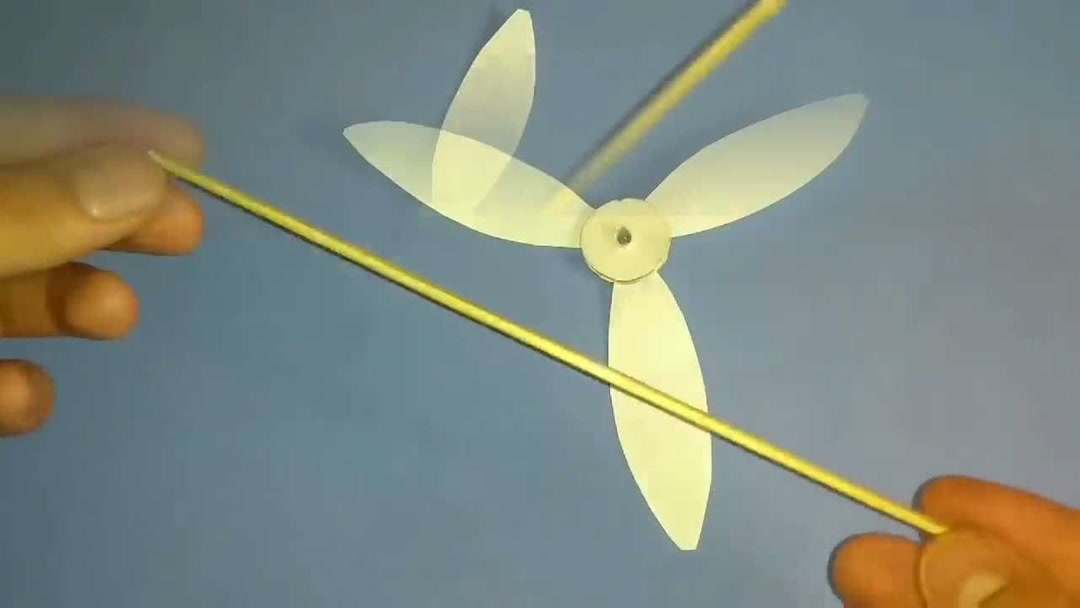 手工DIY创意小发明,手工大神教你如何制作飞行螺旋桨旋转玩具