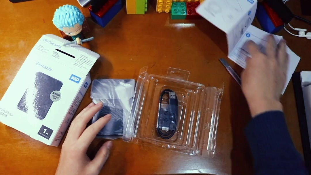 【开箱测评】这是一个关于 WD 移动硬盘的开箱视频，很简单，希望对你有用。