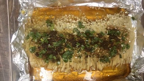 简单好吃的烤箱版蒜蓉孜然金针菇,比烧烤摊好吃100倍