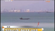 男子划走小船“荡起双桨”回轮渡