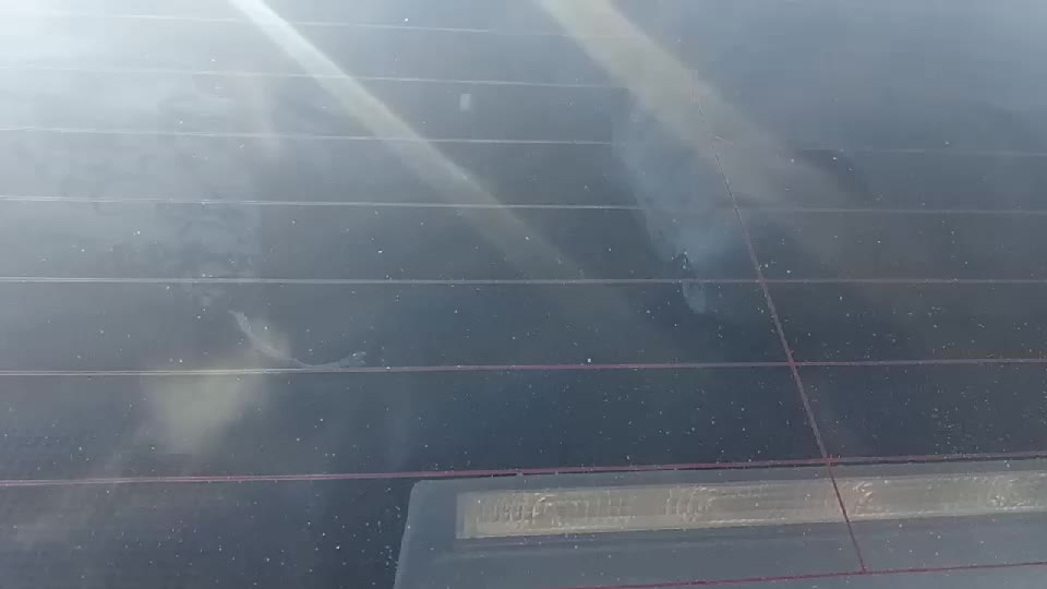 卡罗拉后玻璃带电阻丝加热功能