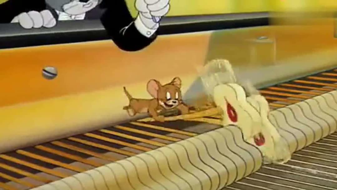 猫和老鼠钢琴演奏大会上,杰瑞跟汤姆一起演奏了贝多芬的名曲