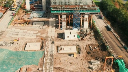 ...一个工程项目,甲方要求你必须要有资质和安全生产许可证。你会怎么办