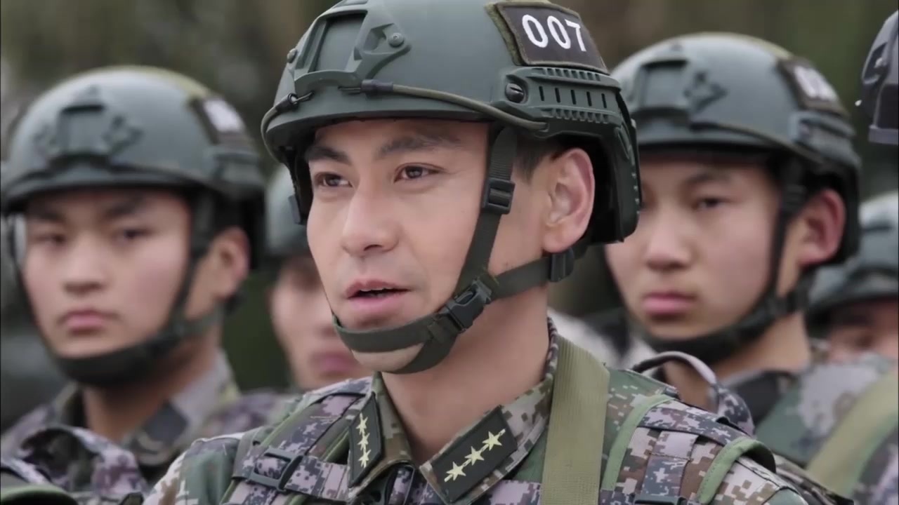 特种兵之霹雳火:欢喜冤家参加集训,开启斗嘴模式,成绩不分上下