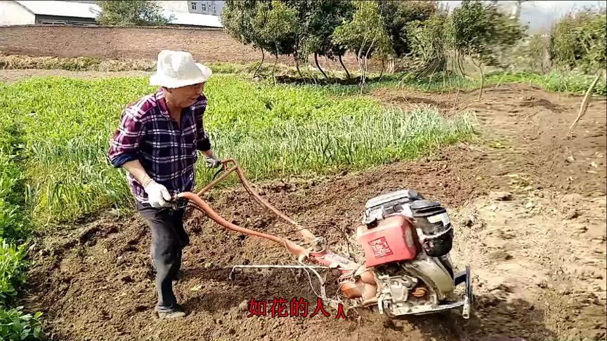农民伯伯种地好辛苦