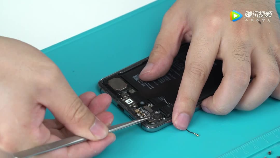 华为 P20 Pro 拆机教程与步骤