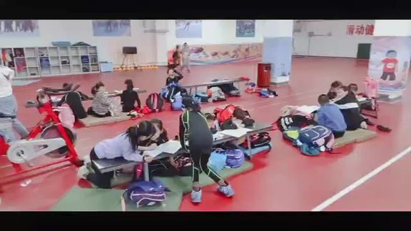 #速度轮滑 #校园轮滑 先写作业再训练,今年强化队伍管理