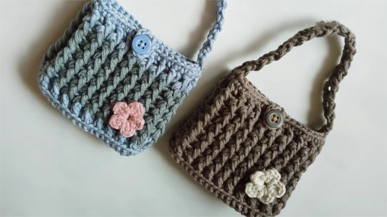 可爱的迷你钩针包,简单快速编织,小花朵装饰更漂亮,可赠与友人