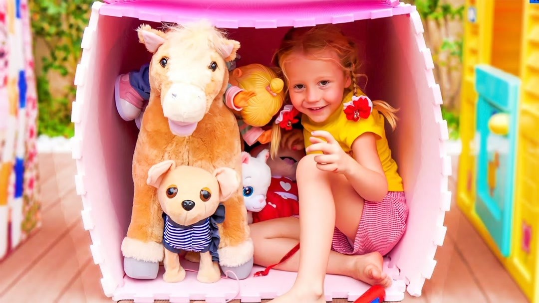 下雨了,可是小动物们没有躲雨的地方,小萌宝该怎么办呢?