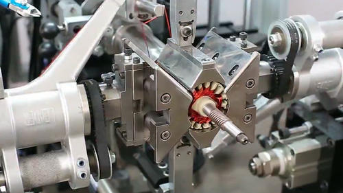 你知道电机绕线是怎么绕的吗?这先进的机械还是第一次见