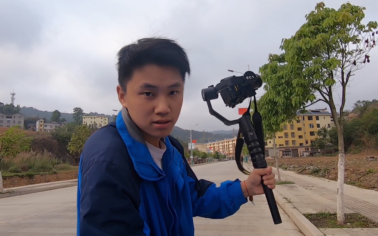 花1000块钱买的单反稳定器,看到这效果感觉值了