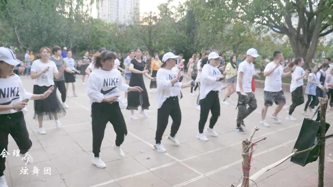 《c哩c哩》广场舞,流行歌曲,舞蹈柔情简单,你喜欢吗?
