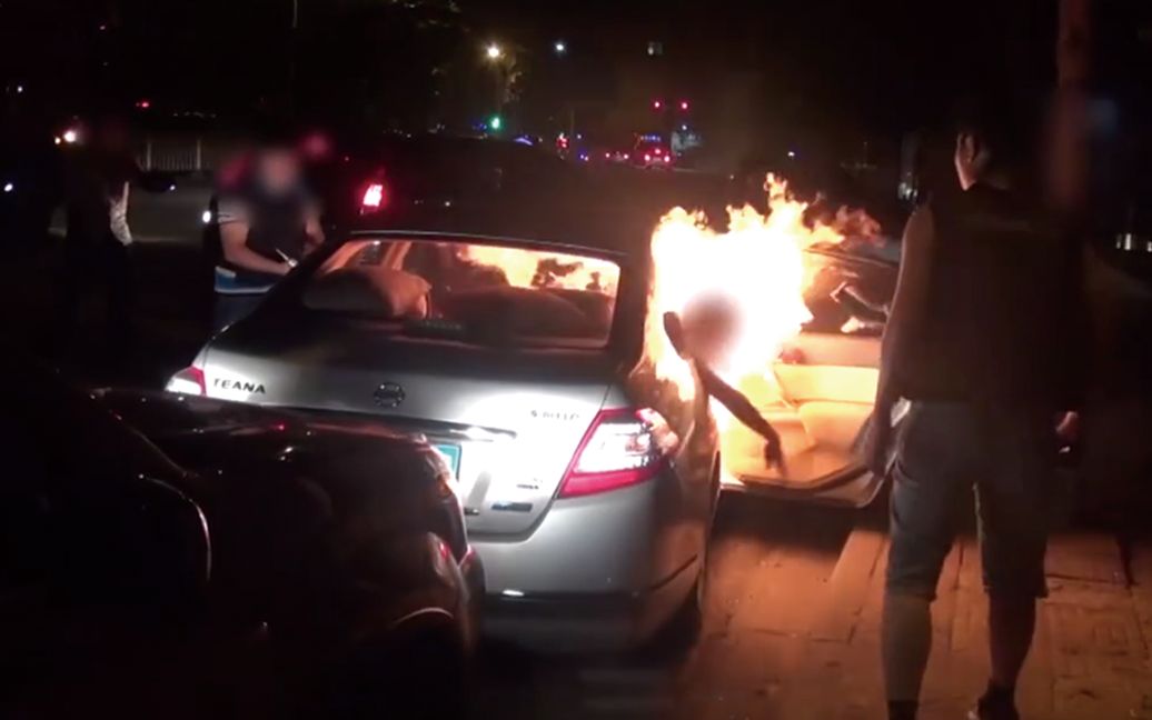 堪比警匪片!民警讲述真实缉毒现场:毒贩纵火焚车枪声四起