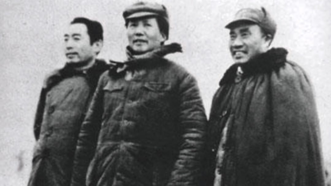 1949年珍贵老视频,中共代表们身穿厚棉袄开会,真切而朴素