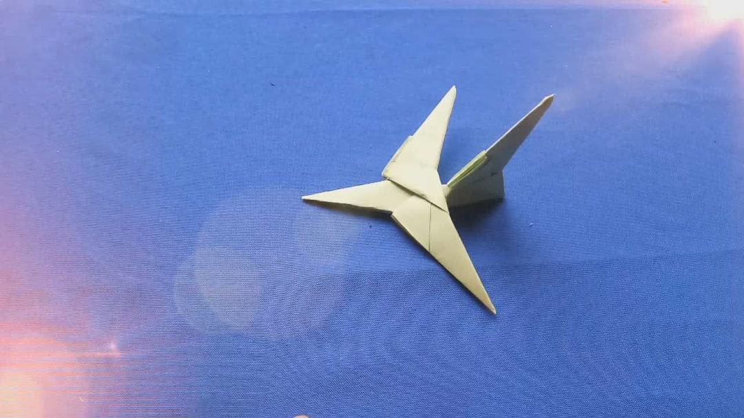 宁宁姐教小朋友折纸飞机模型