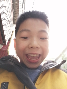三年级八岁小男生 