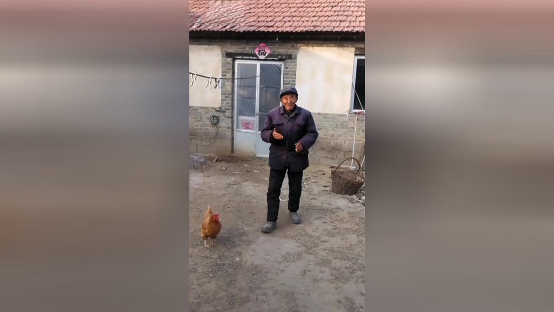 推开这扇土黄色的木门,里面可是住着一位无名的大英雄。(一)#正能量