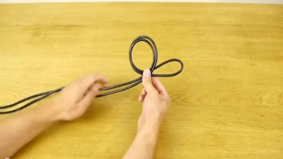 生活小窍门大全视频 如何处理混乱的电线