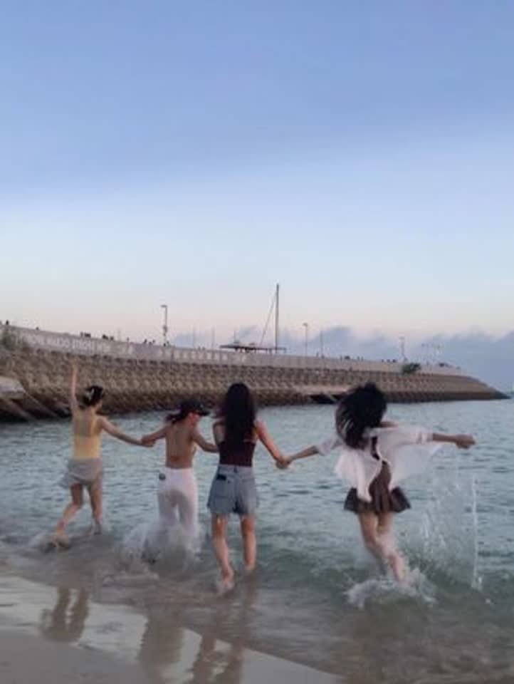 不是电影的一瞬间是实打实的4015天#姐妹 #下个路口见倒数日快闪