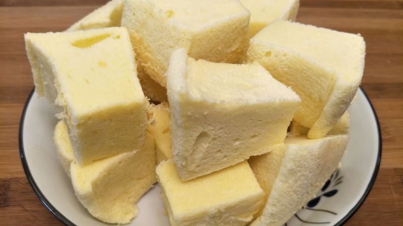 蒸蛋糕原来这么好吃,松软可口一点不比烤的差,做早餐真是太好了