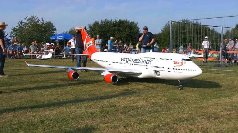 实拍:国外大型遥控模型飞机,波音747飞行演示,难得一见的场景