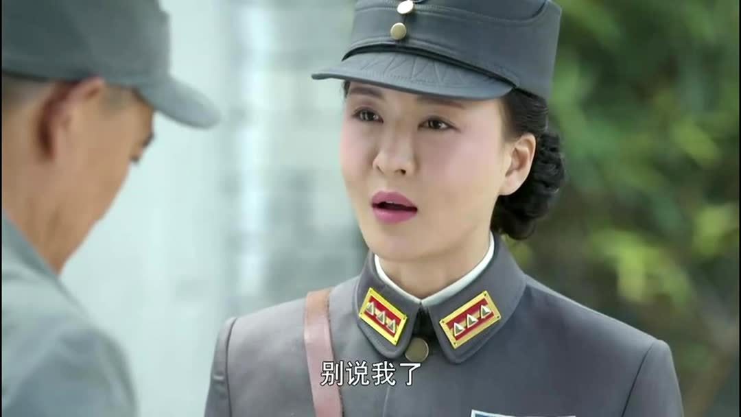 锻刀:美女找到手下告诉他行动计划,为了他的安全还让他离自己近一点