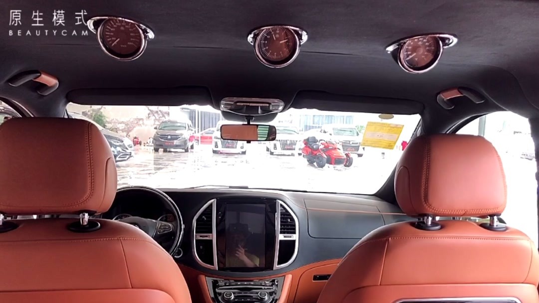 新款商务车 奔驰威霆 家用商用两不误