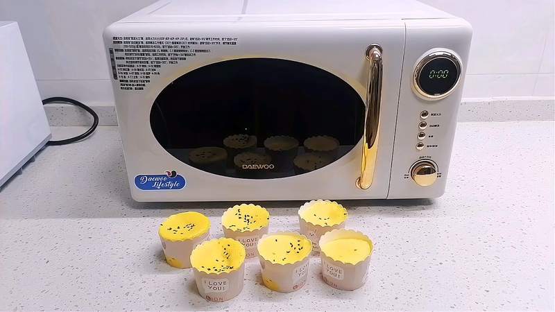 微波炉做蛋糕一次成功,这做法一看就会,一分钟一杯
