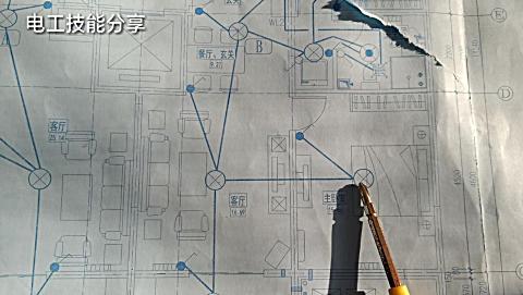 电工识图: 工地电工怎样看图预埋线管? 老电工手把手教给你, 学会看图...