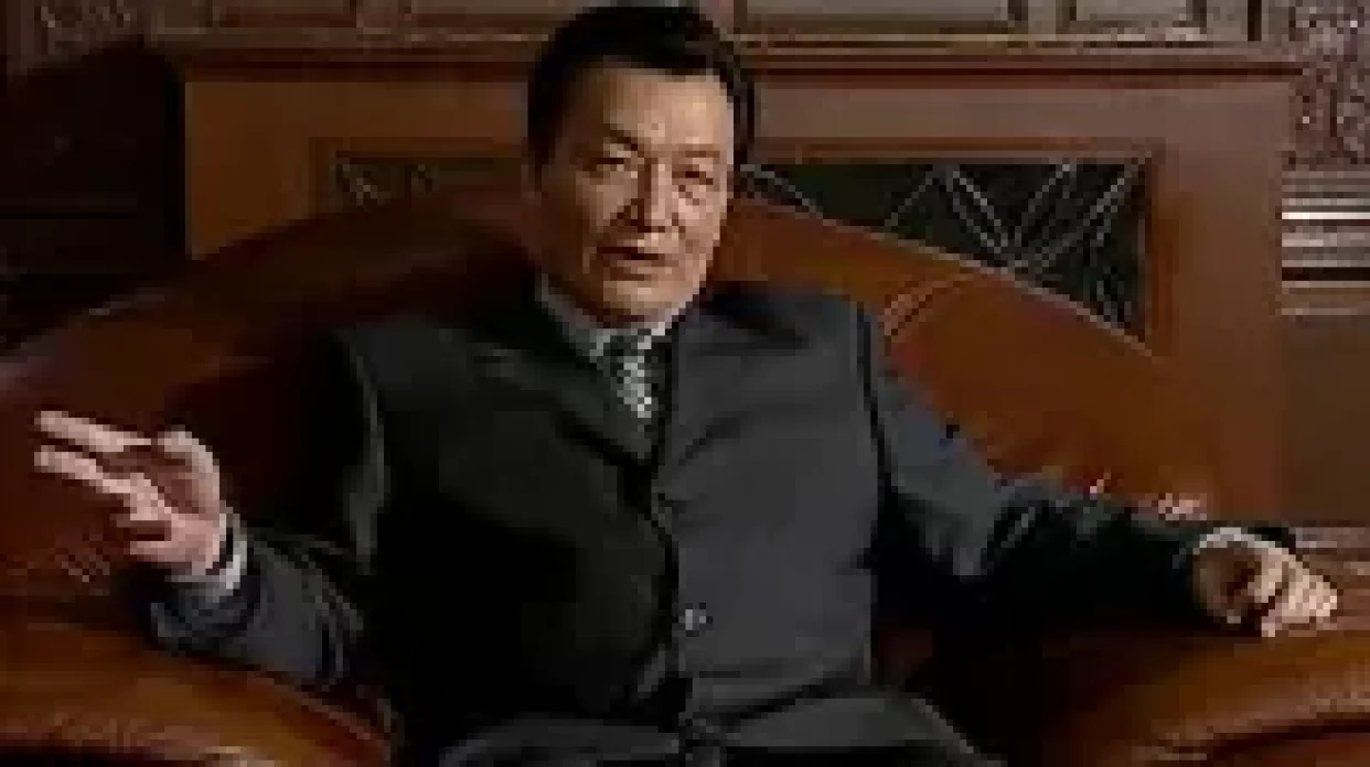 服装公司总经理组织员工闹事,省长决定亲自跟他们谈一谈