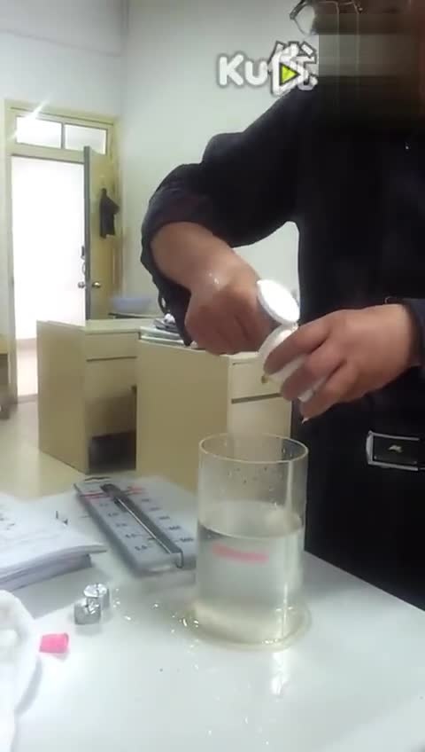 物体浮沉条件实验 视频